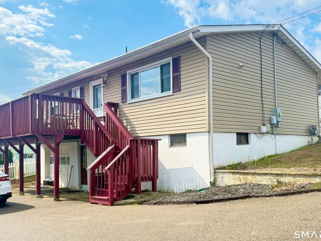 47 W High St, New London, CT 06320 | MLS #24164 | Compass