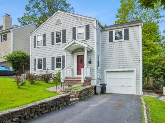 47 W Lawn Rd