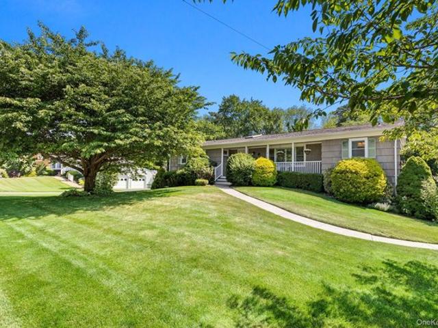 47 Wilson St, Blue Point, NY 11715