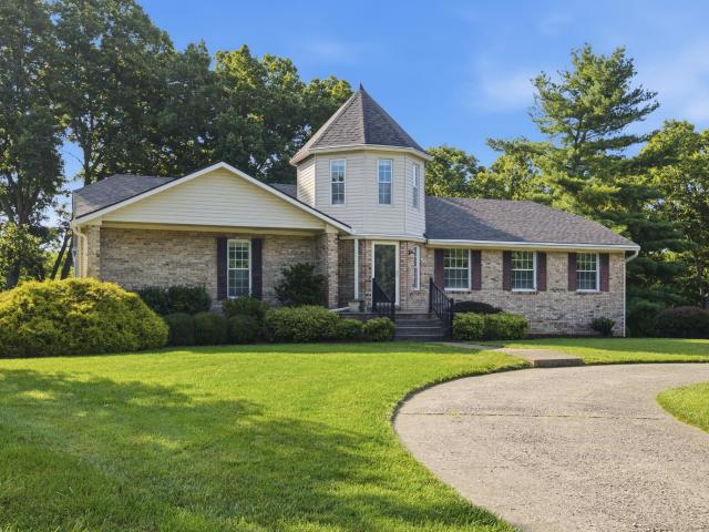 47 Woodbriar Court