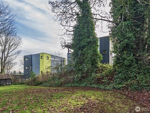 47 Xx Mount View Dr S, Seattle, WA 98108