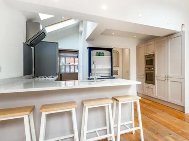 47 Amity Grove, London, SW20 0LQ, United Kingdom | 4 bed house for rent #167113625 | Rentberry