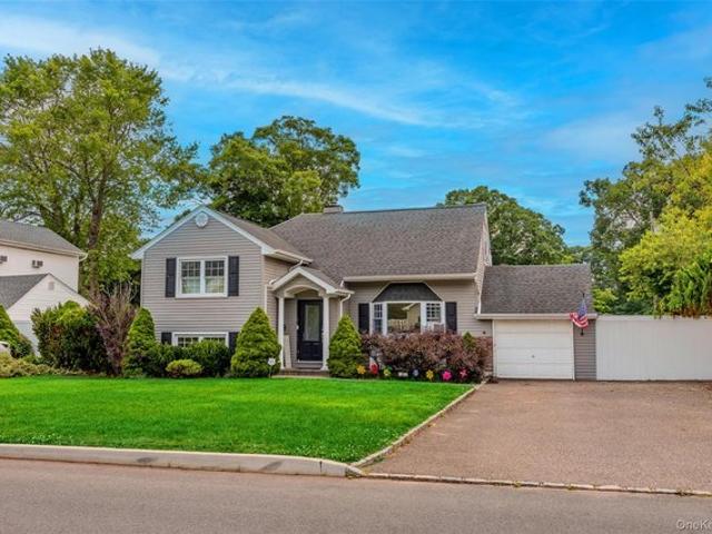 47 Barbara Dr, Centereach, NY 11720