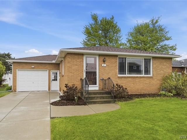 47 Barnabas Dr, Depew, NY 14043