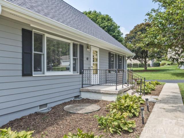 47 Cane Creek Circle