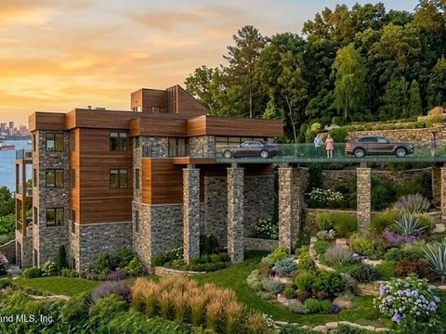 47 Cecilia Ct, Staten Island, NY 10304