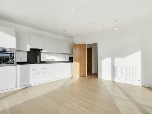 47 Cherry Orchard Road, Croydon, CR0 1 bed apartment to rent £1,525 pcm £352 pw