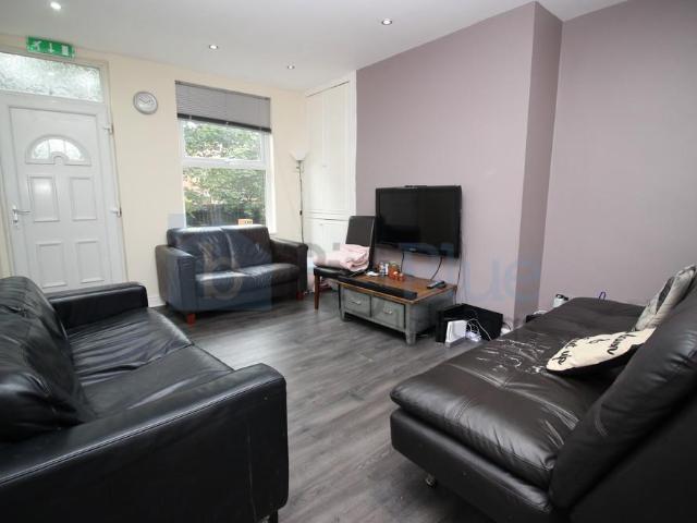 47 Chestnut Avenue, Hyde Park, Leeds LS6 7 bed terraced house to rent £4,671 pcm £1,078 pw
