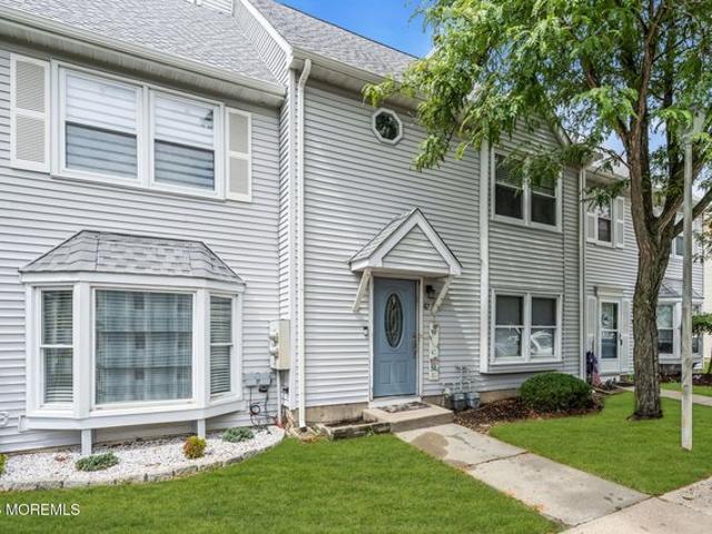 47 Colonial Ct Unit 121, Jackson, NJ 08527