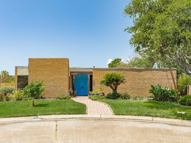 47 Colony Park Cir, Galveston, TX 77551