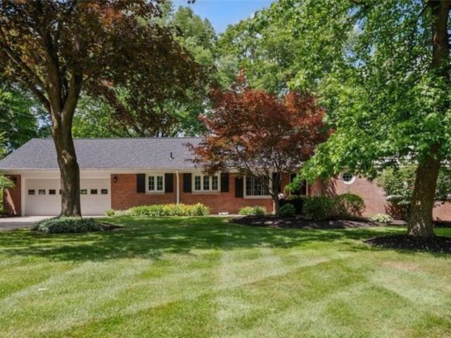 47 Clairhaven Rd, Hudson, OH 44236