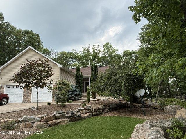 47 Dakota Dr, Hazleton, PA 18202