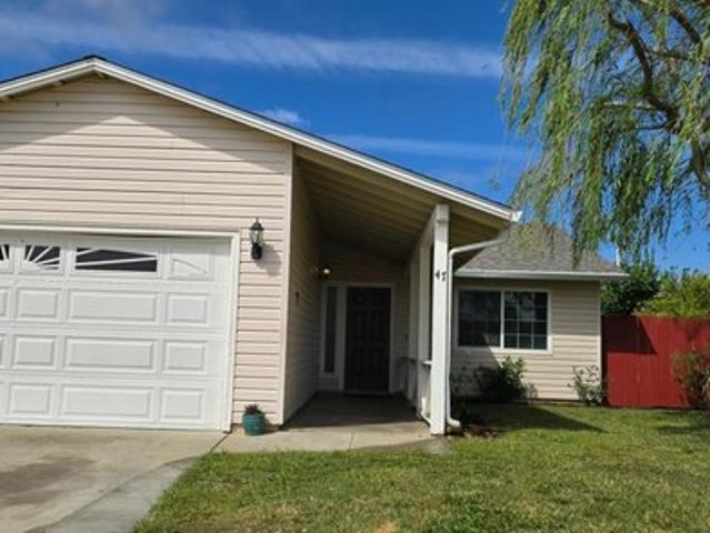 47 Elmwood Dr, Greenfield, CA 93927