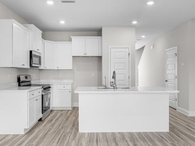 47 Hatten Ct, Mary Esther, FL 32569