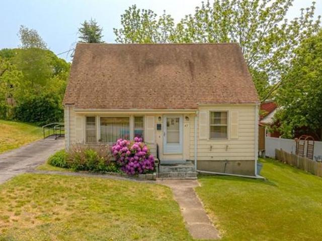 47 Hynes Ave, Groton, CT 06340