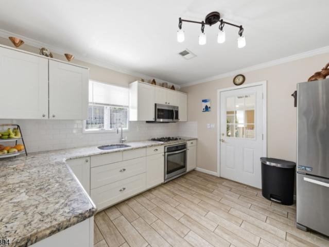 47 Kendall Dr