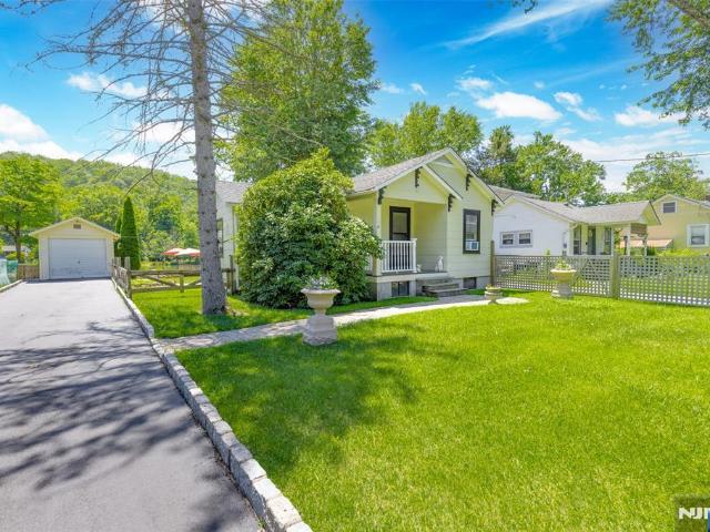 47 Lakeview Terrace