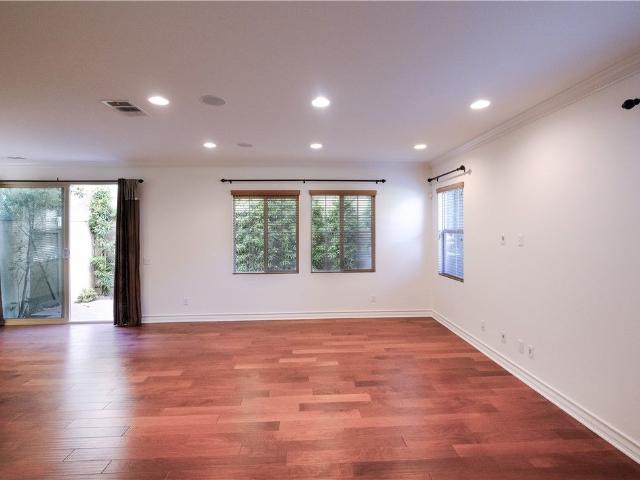 47 Latitude, Irvine, US, CA