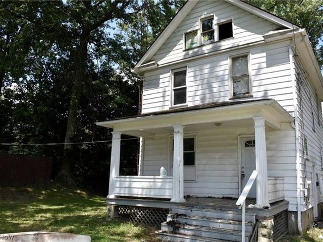 47 Lincoln Ave, East Palestine, OH 44413