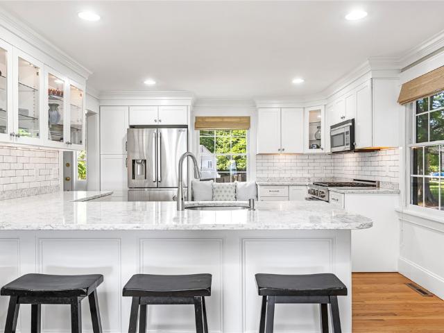 47 Meadowbrook Drive