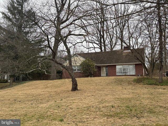 47 Montague Ave, Ewing, NJ 08628