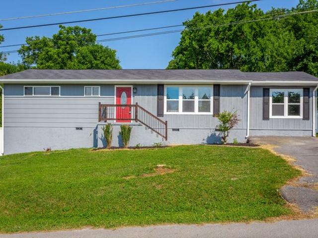 47 Moore Dr, Rossville, GA 30741