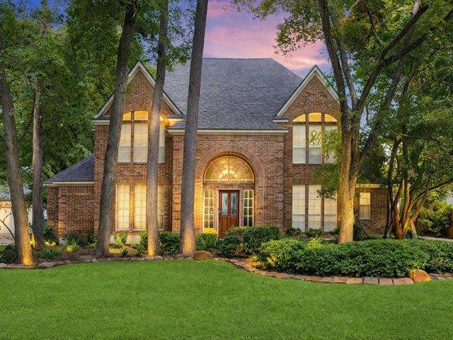 47 N Buck Rdg, The Woodlands, TX 77381