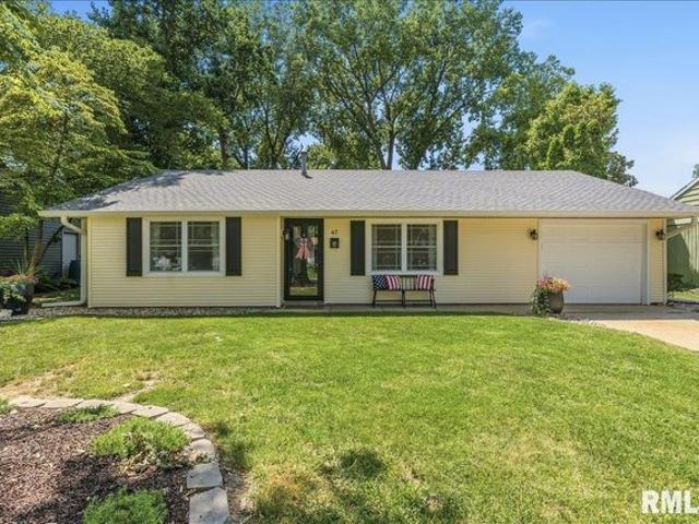 47 Nottingham Dr, Chatham, IL 62629