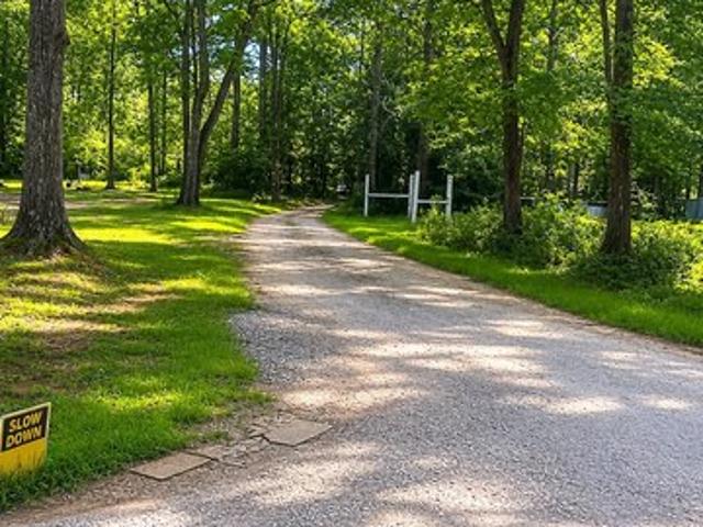 47 Phelps Creek Dr, Huntsville, TX 77340