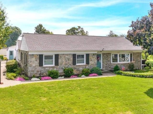47 Queen Rd, Gordonville, PA 17529