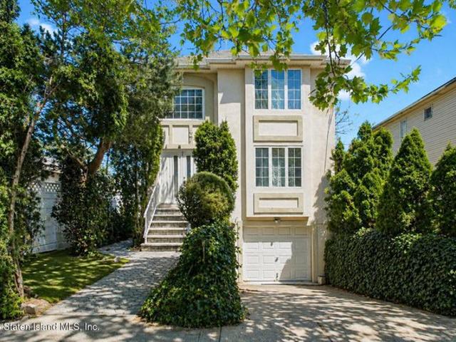 47 Robinson Ave, Staten Island, NY 10312