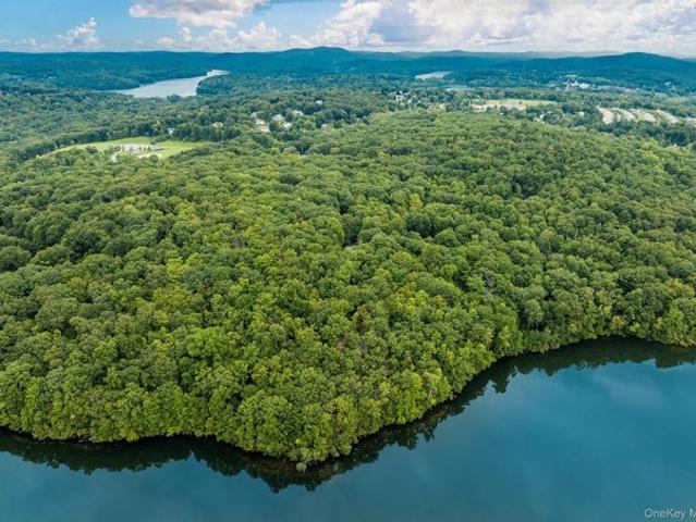 47 Rock Rd N, Carmel, NY 10512