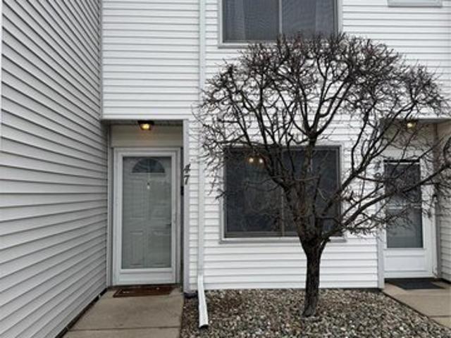47 Rosebud Ln, Mount Clemens, MI 48043