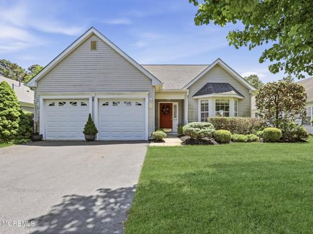 47 Rosewood Dr, Lakewood, NJ 08701