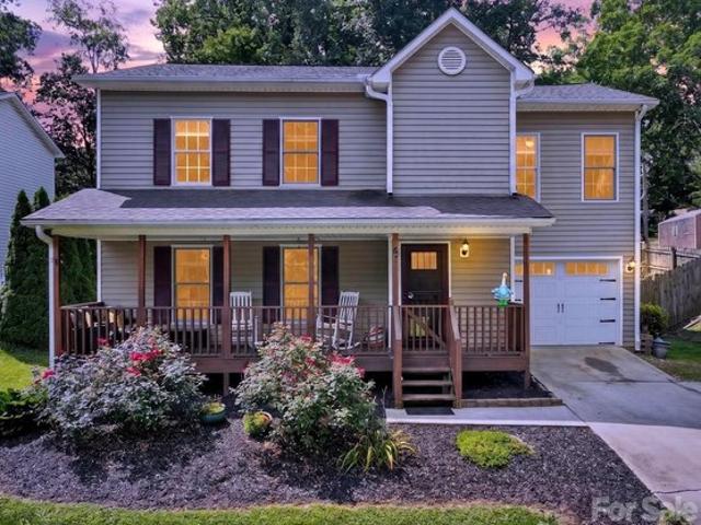 47 Royal Oaks Rd, Arden, NC 28704