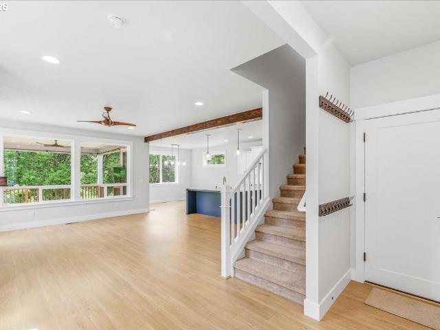 47 S 39TH DR
