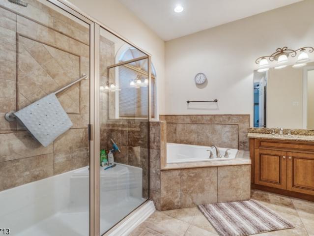 47 Schindler Ct, Somerset, NJ 08873 | MLS #4017