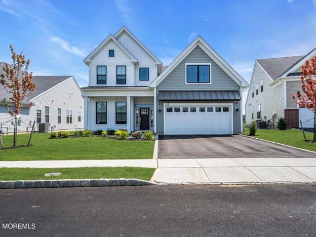 47 Sofia Dr, Manalapan, NJ 07726