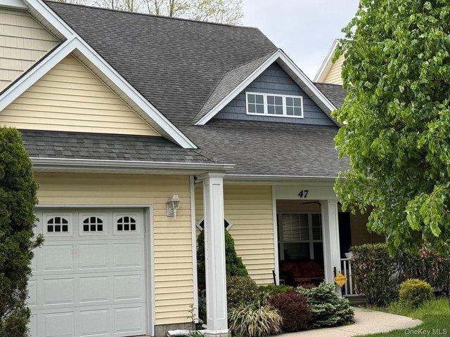 47 Stoneleigh Dr, Riverhead, NY 11901