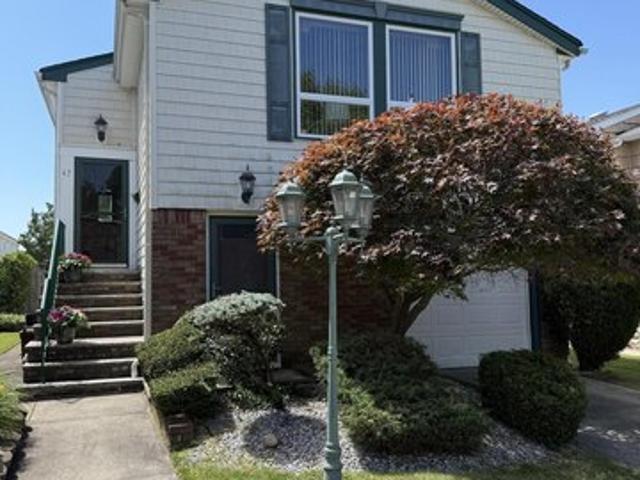 47 Stanley Cir, Staten Island, NY 10308