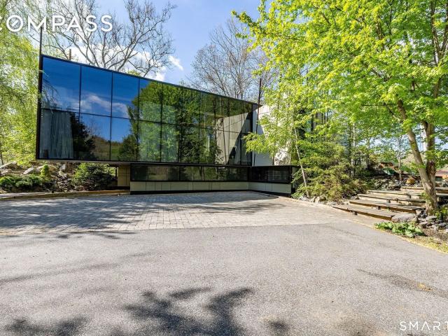 47 Still River Dr, New Milford, CT