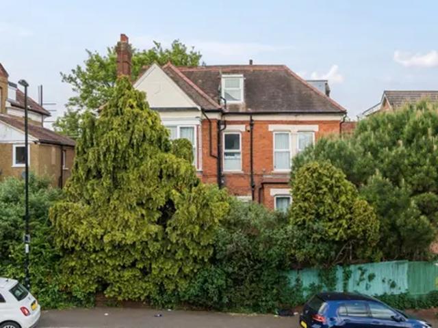 47 Sylvan Road, London, SE19 2SD, United Kingdom | 3 bed apartment for rent #165375053 | Rentberry