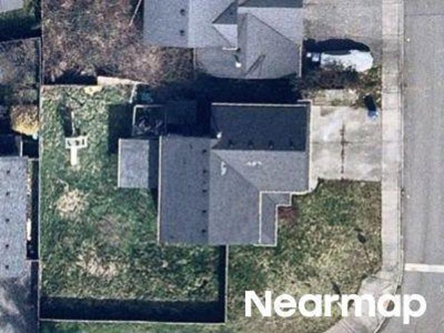 47th Dr NE