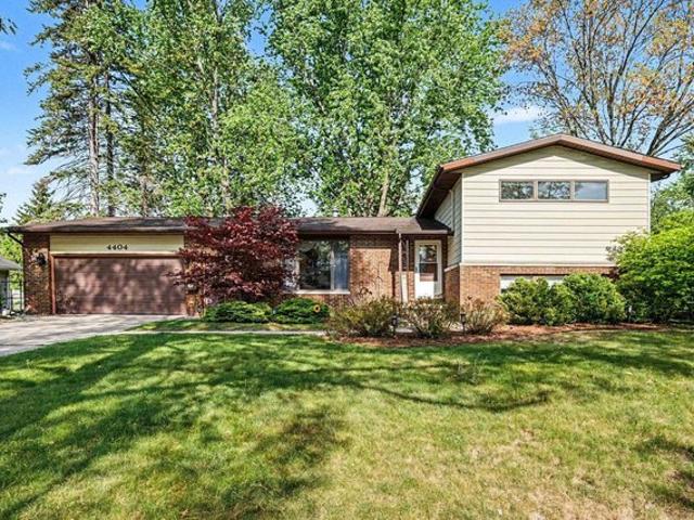 4404 Robinhood Terrace Rd, Midland, MI 48642