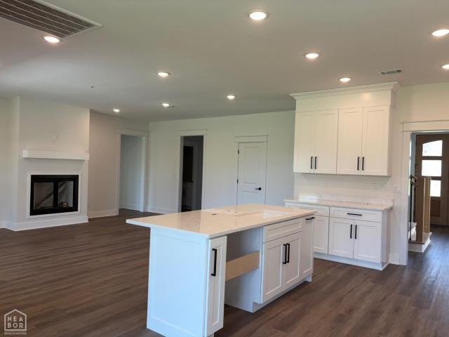 4404 Valencia Cove