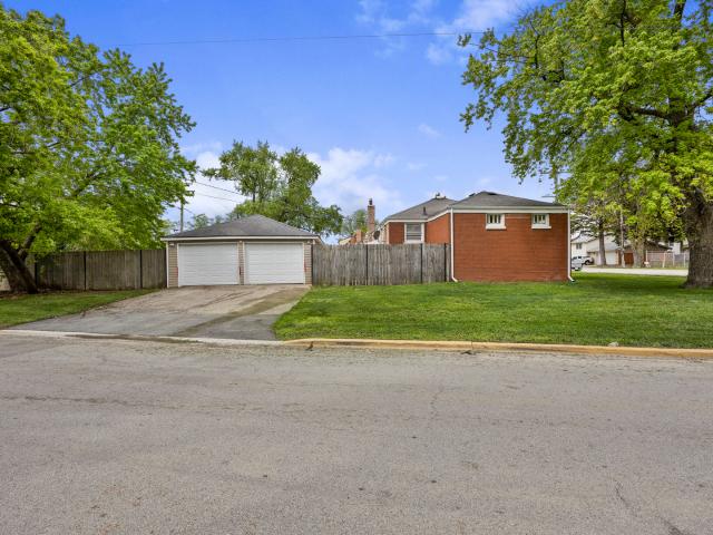 4405 Butterfield Road