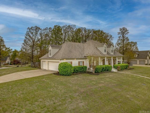 4405 Wood Crest Drive
