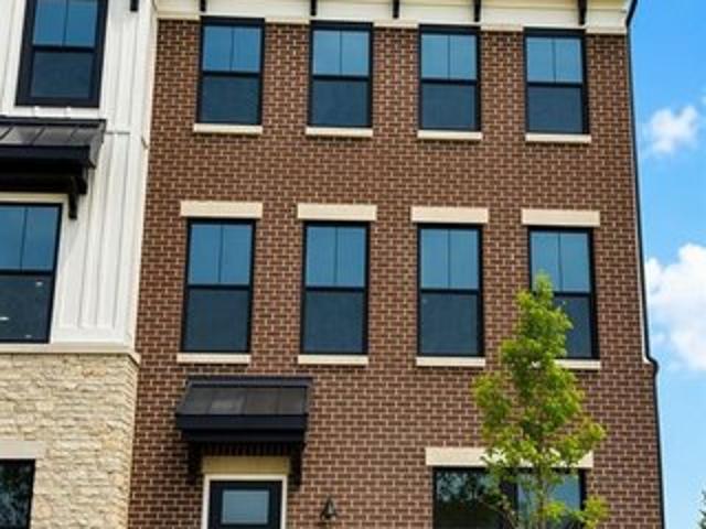 44060 Oakmont Dr, Plymouth, MI 48170