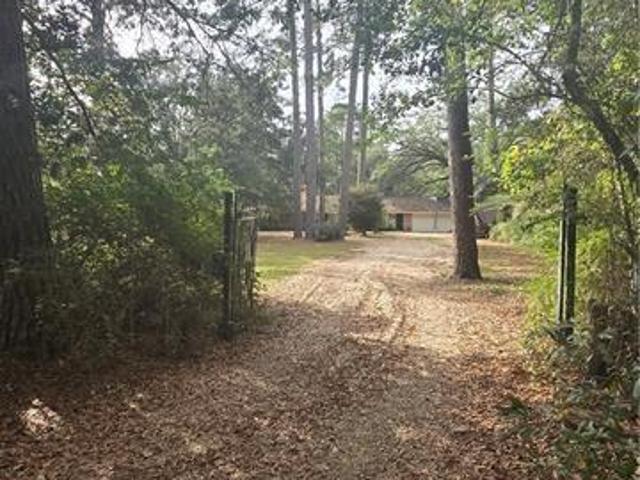 44069 Live Oak Avenue