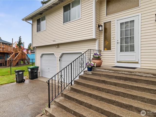 4406 Montclair Drive SE